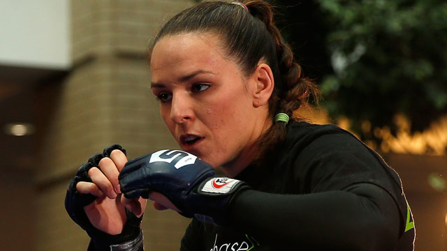 Cdn Davis: Female MMA fighters have sisterhood - Sportsnet.ca